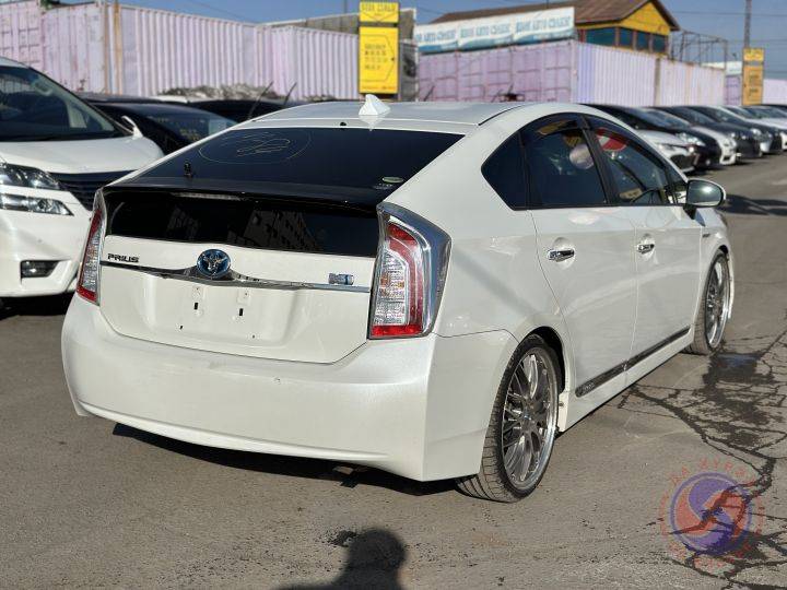 Toyota Prius 30 26
